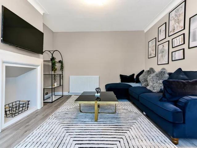 Apartment at Baronet Grove, Greater London