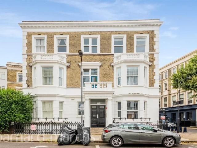 Apartment at Baron's Court Road, Greater London