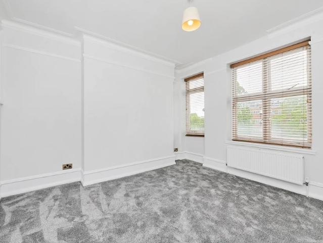 Apartment at Baron's Court Road, Greater London