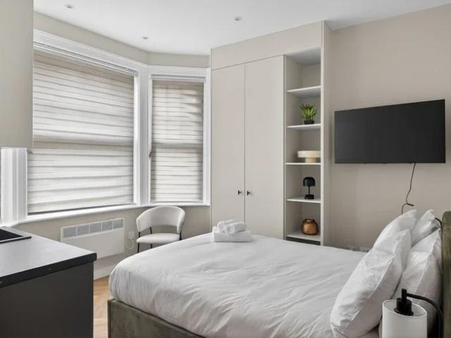 Apartment at Baron's Court Road, Greater London