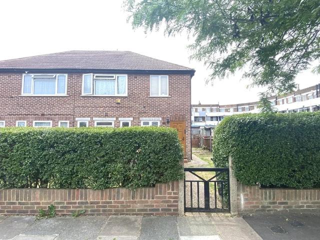 Apartment at Barmouth Avenue, Greater London
