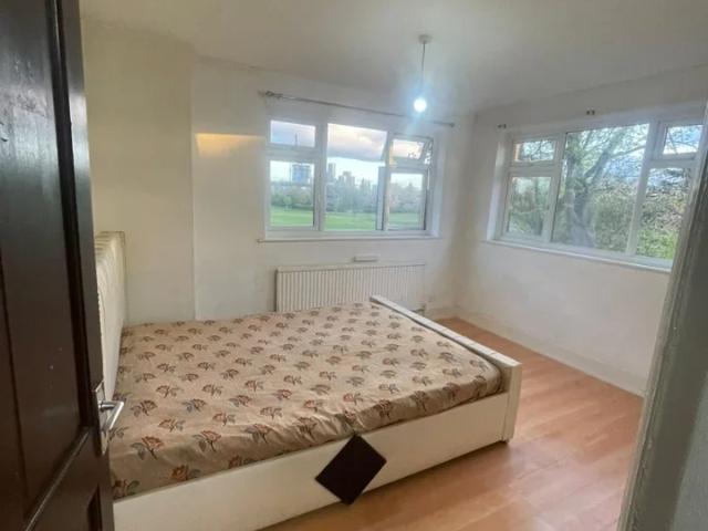 Apartment at Barnes Road, Greater London