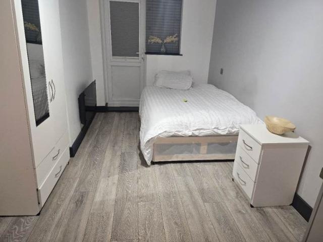 Apartment at Barnfield Road, Greater London