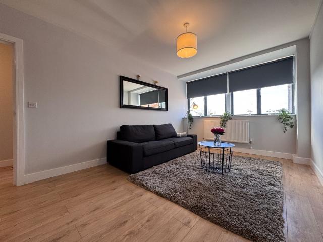 Apartment at Barningham Way, Greater London