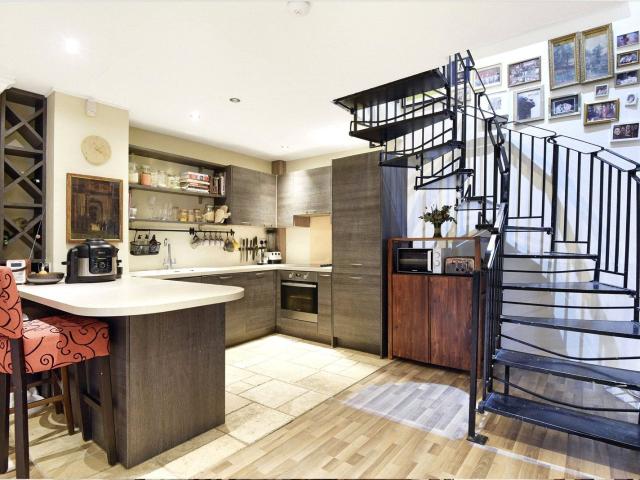 Apartment at Barnsley Street, Greater London