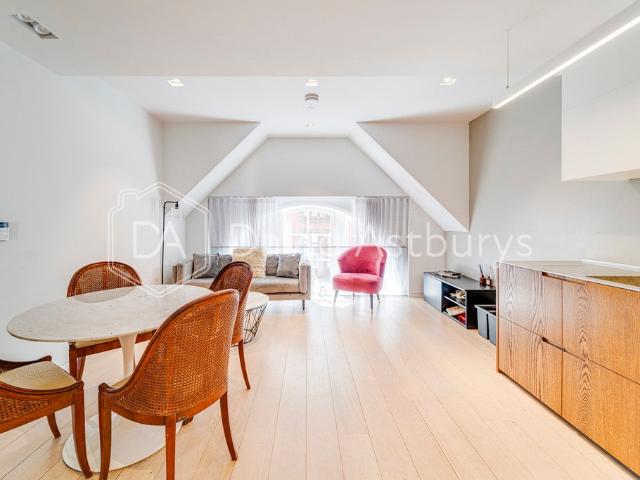 Apartment at Bartholomew Close, City of London
