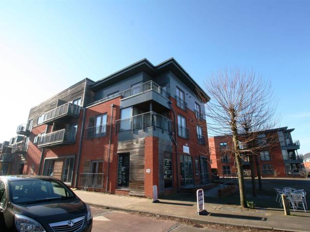 Apartment at Basin Road, Worcester