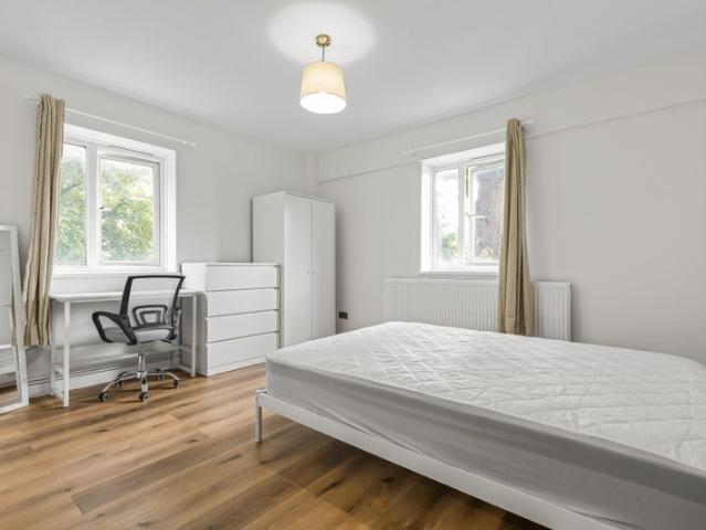 Apartment at Basingdon Way, Greater London