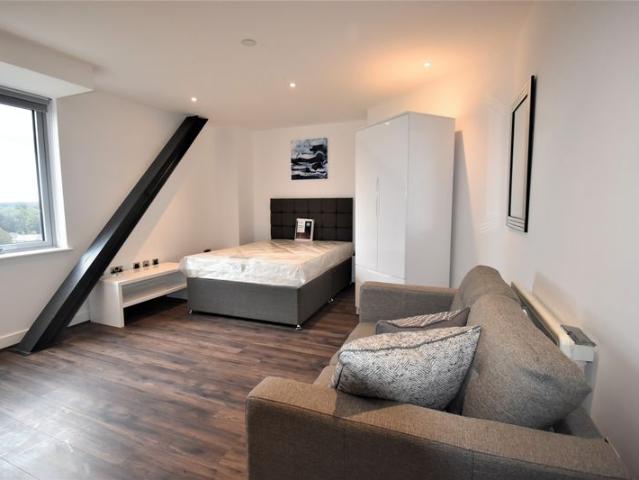 Apartment at Basingstoke Road, Basingstoke and Deane