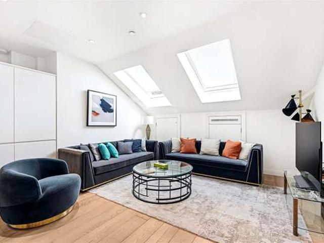 Apartment at Basil Street, Greater London