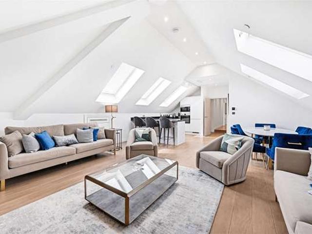 Apartment at Basil Street, Greater London