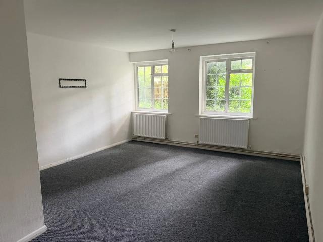 Apartment at Bassett Way, Greater London