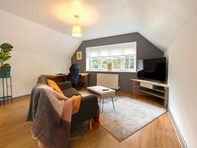 Apartment at Bassett Avenue, Southampton