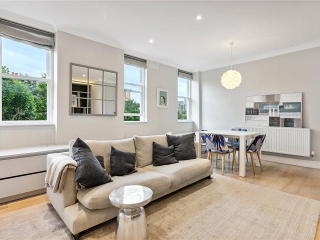 Apartment at Bassett Road, Greater London
