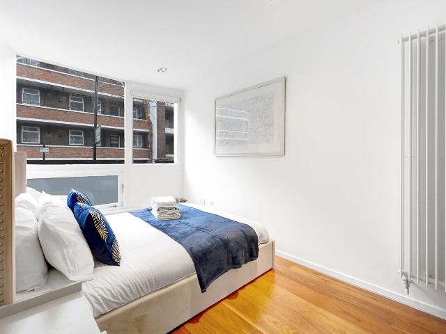 Apartment at Bevenden Street, Greater London