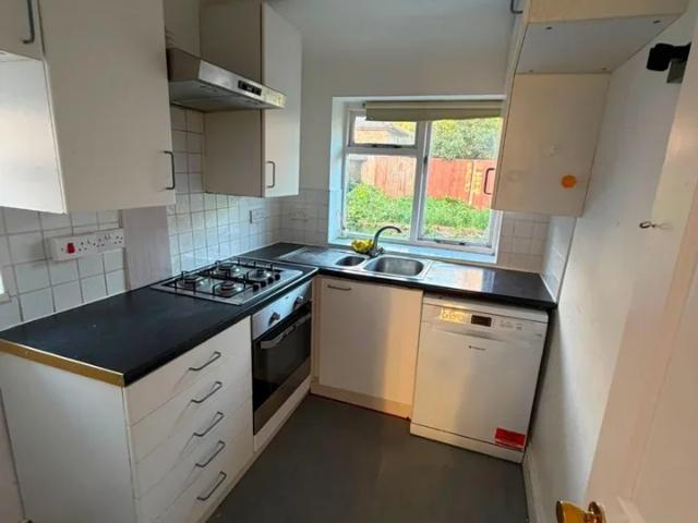 Apartment at Beverley Gardens, Greater London