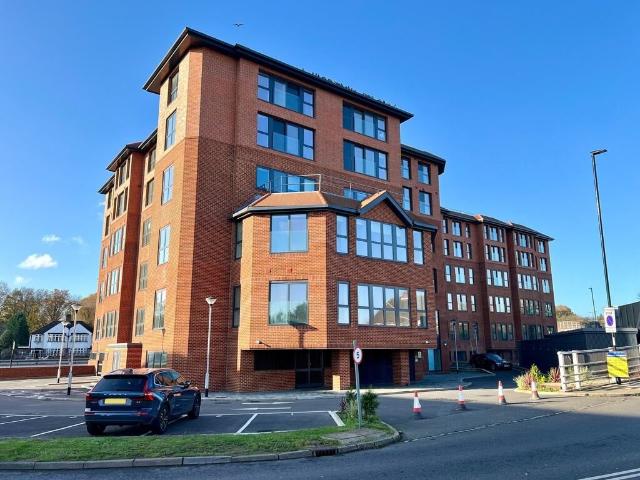 Apartment at Beverley Way, Greater London