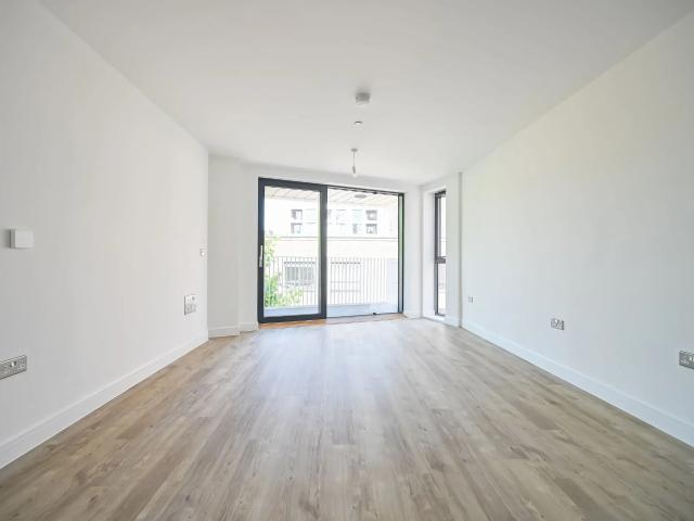 Apartment at Beachy Road, Greater London