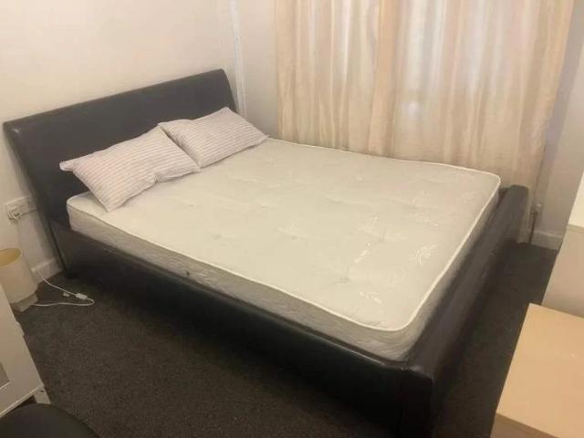 Room at Beakes Road, Sandwell