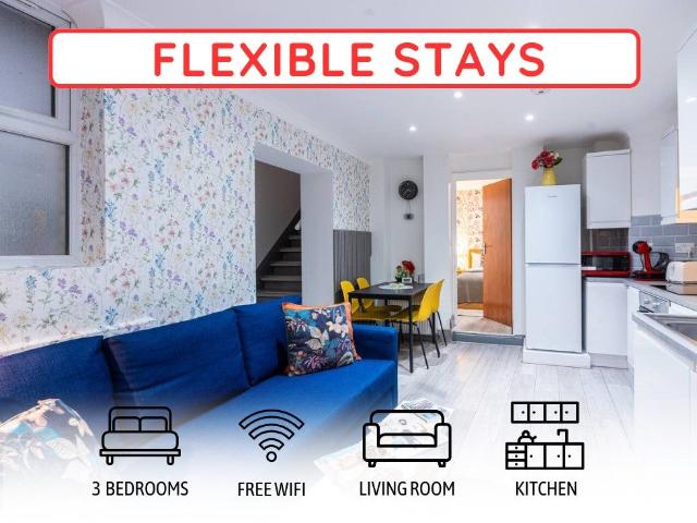Apartment at Beaumont Crescent, Greater London