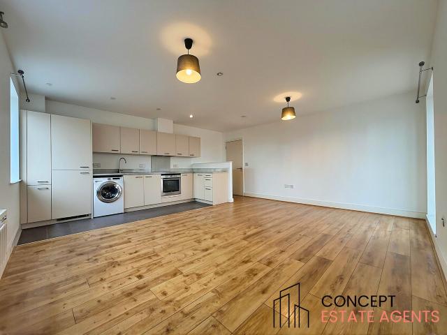 Apartment at Beaumont Drive, Greater London