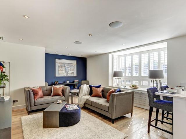 Apartment at Beauchamp Place, Greater London