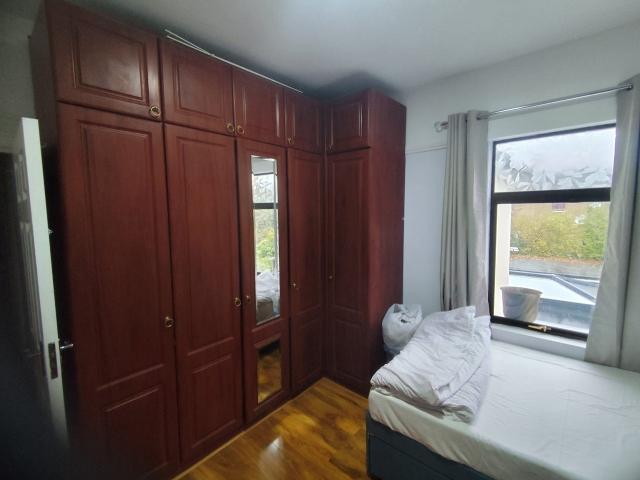 Apartment at Beaufort Gardens, Greater London