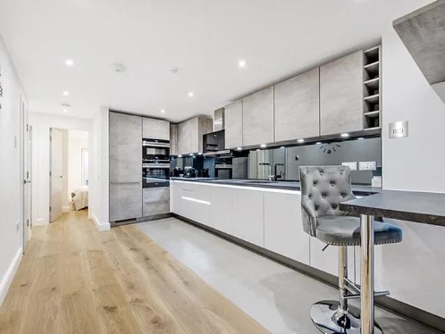 Apartment at Beaufort Gardens, London