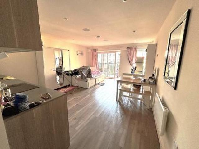 Apartment at Beaufort Square, Greater London