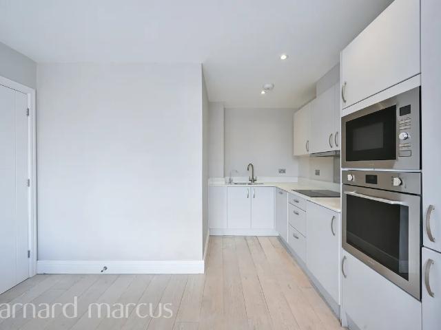 Apartment at Beaufort Road, Greater London
