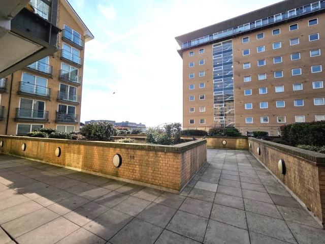 Apartment at Bedfont Lane, Greater London