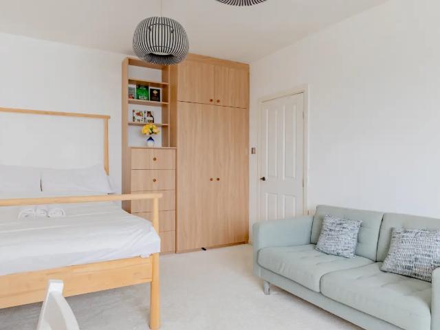 Apartment at Bedford Way, Greater London