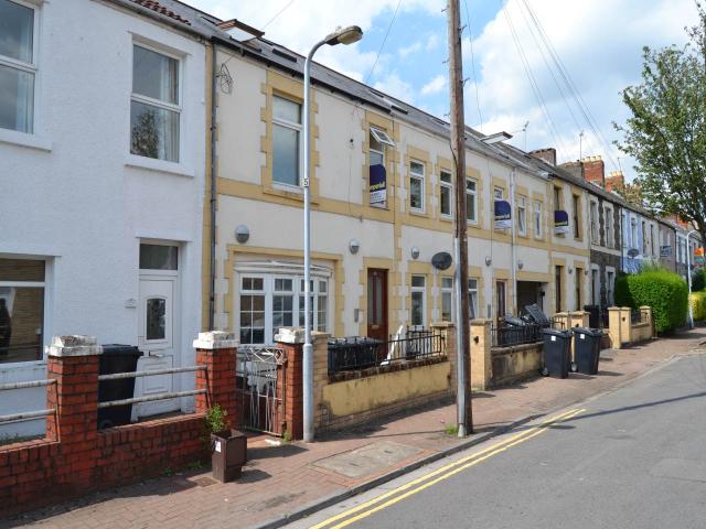 Apartment at Bedford Street, Cardiff