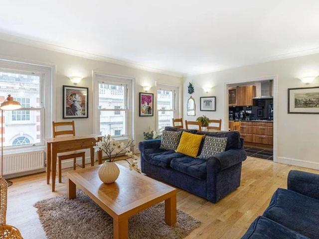 Apartment at Bedford Street, City of Westminster