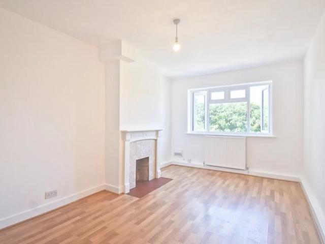 Apartment at Beecot Lane, Walton on Thames