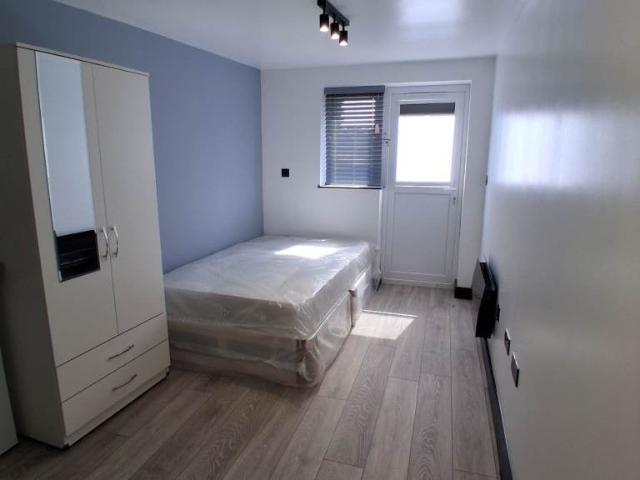 Apartment at Beechwood Avenue, Greater London