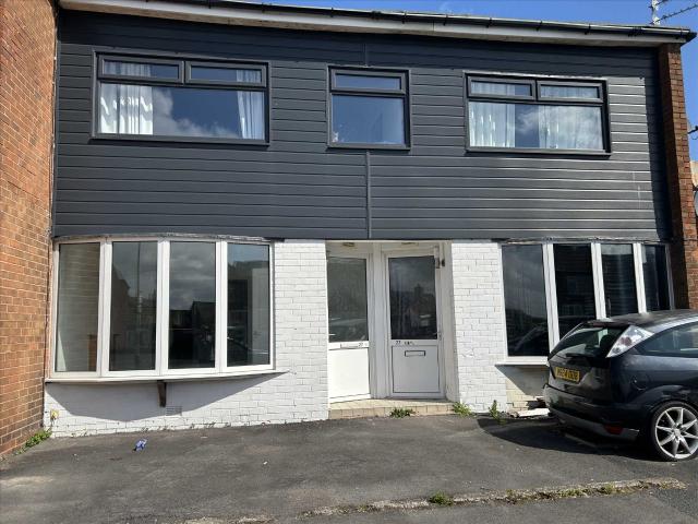 Apartment at Beechwood Drive, Borough of Wyre