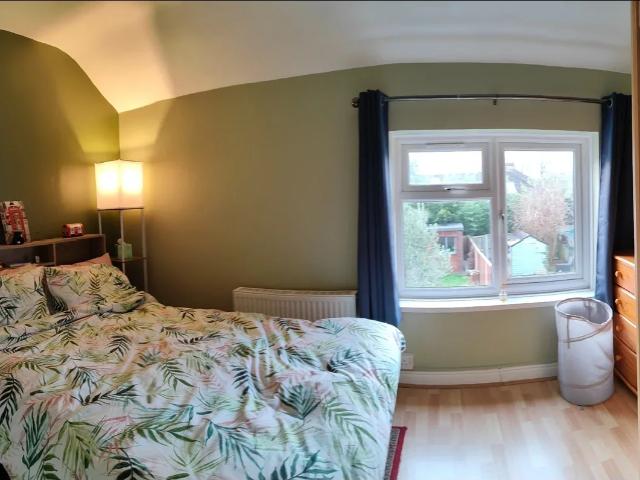 Room at Beech Gardens, Greater London