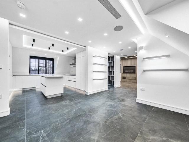 Apartment at Beech Hill Avenue, Greater London