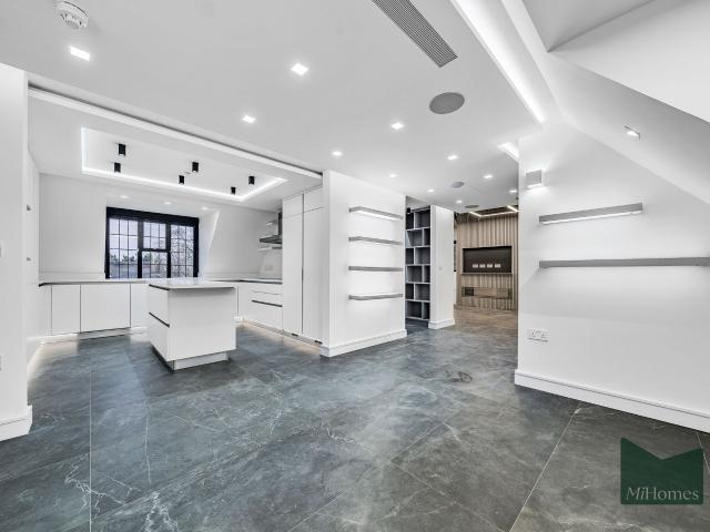 Apartment at Beech Hill Avenue, Greater London