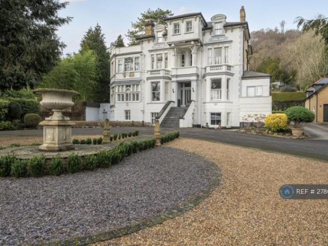 Apartment at Beech Road, Reigate and Banstead