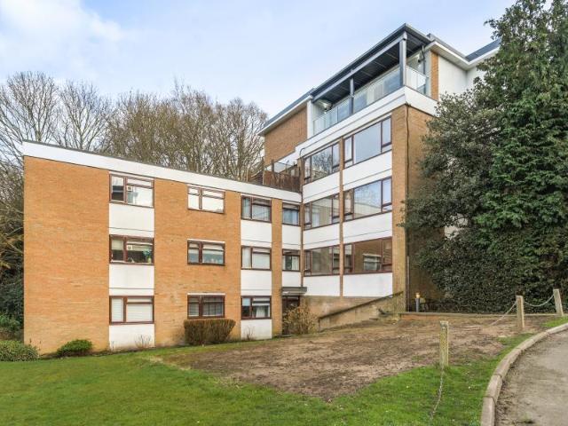 Apartment at Beechcroft Manor, Elmbridge