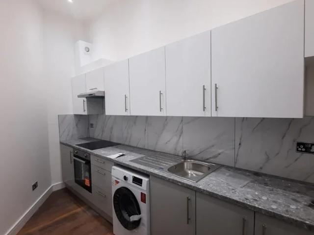 Apartment at Beethoven Street, City of Westminster