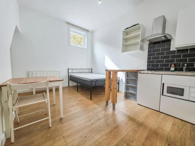 Apartment at Belgrade Road, Greater London