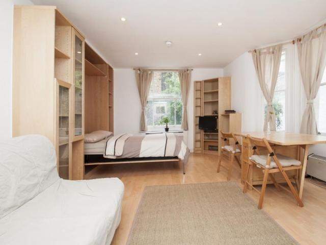 Apartment at Belgrave Road, City of Westminster