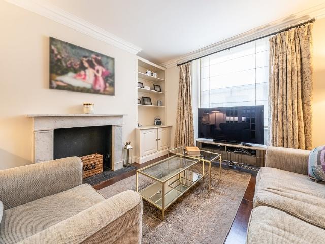 Apartment at Belgrave Road, City of Westminster