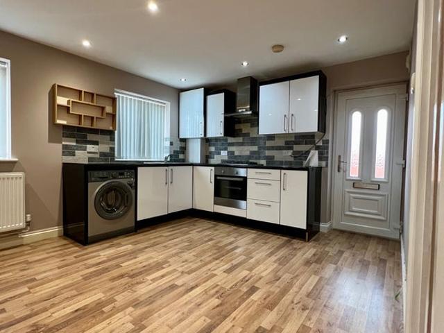 Apartment at Belfast Avenue, Slough