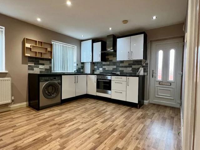 Apartment at Belfast Avenue, Slough