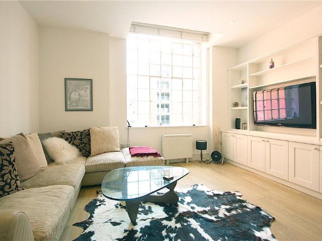 Apartment at Bell Yard Mews, Greater London