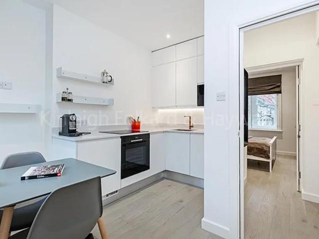 Apartment at Bell Street, City of Westminster